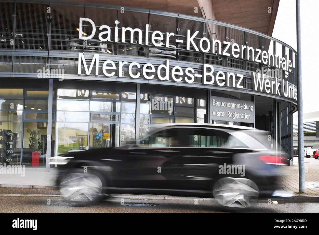 Daimler headquarters in stuttgart germany hi-res stock photography and ...