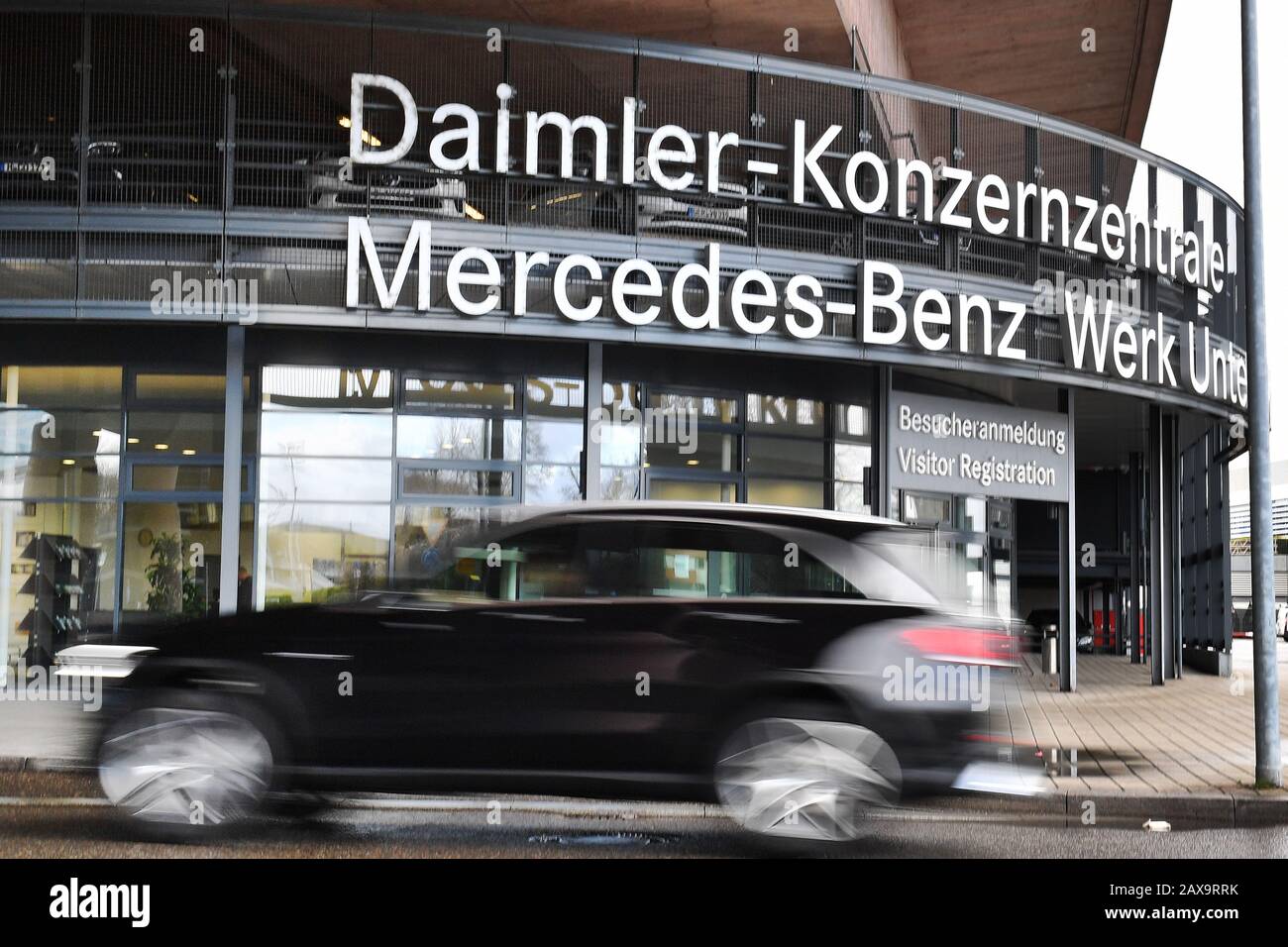 Daimler headquarters in stuttgart germany hi-res stock photography and ...