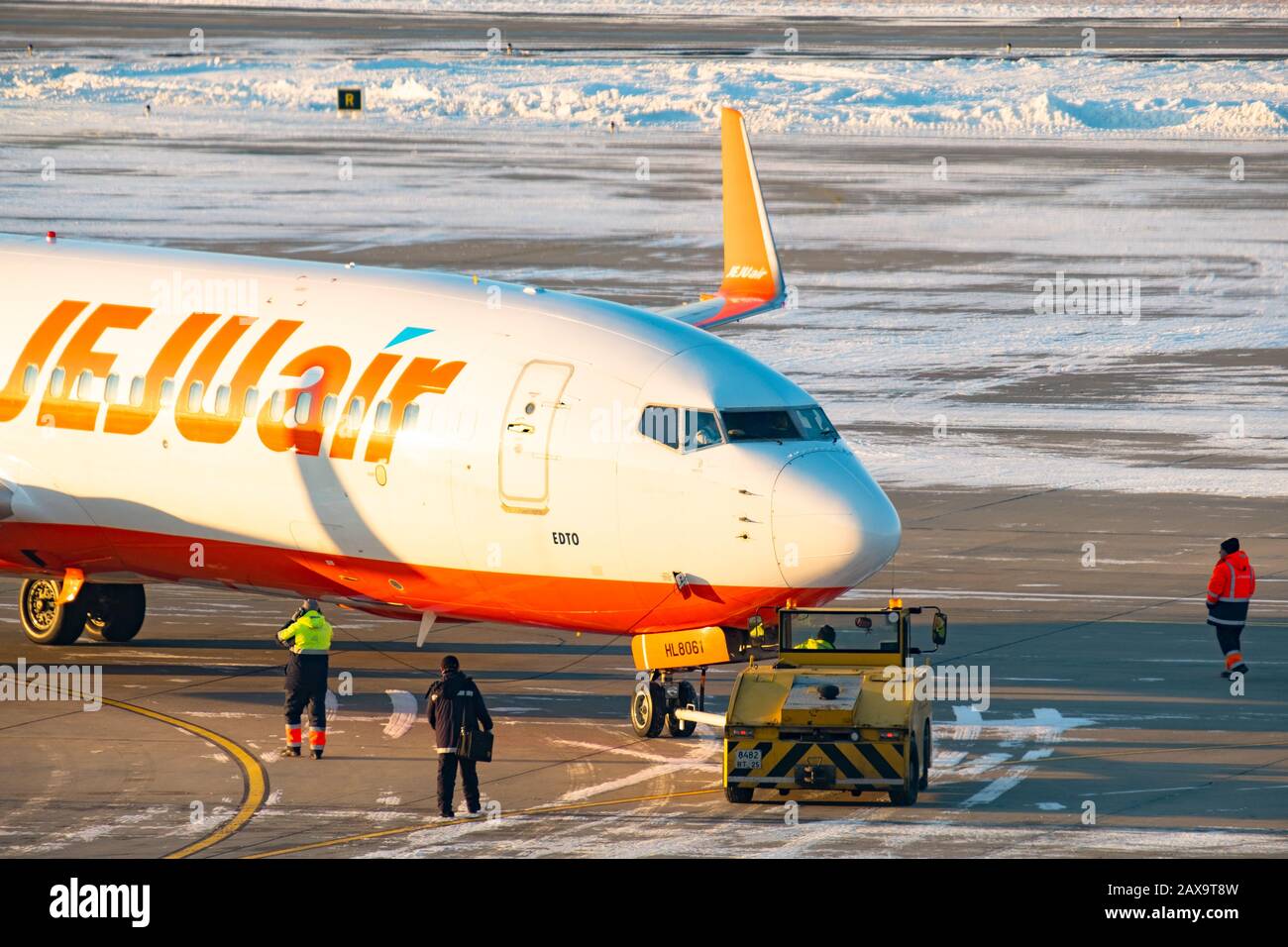 Jeju air airline hi-res stock photography and images - Alamy