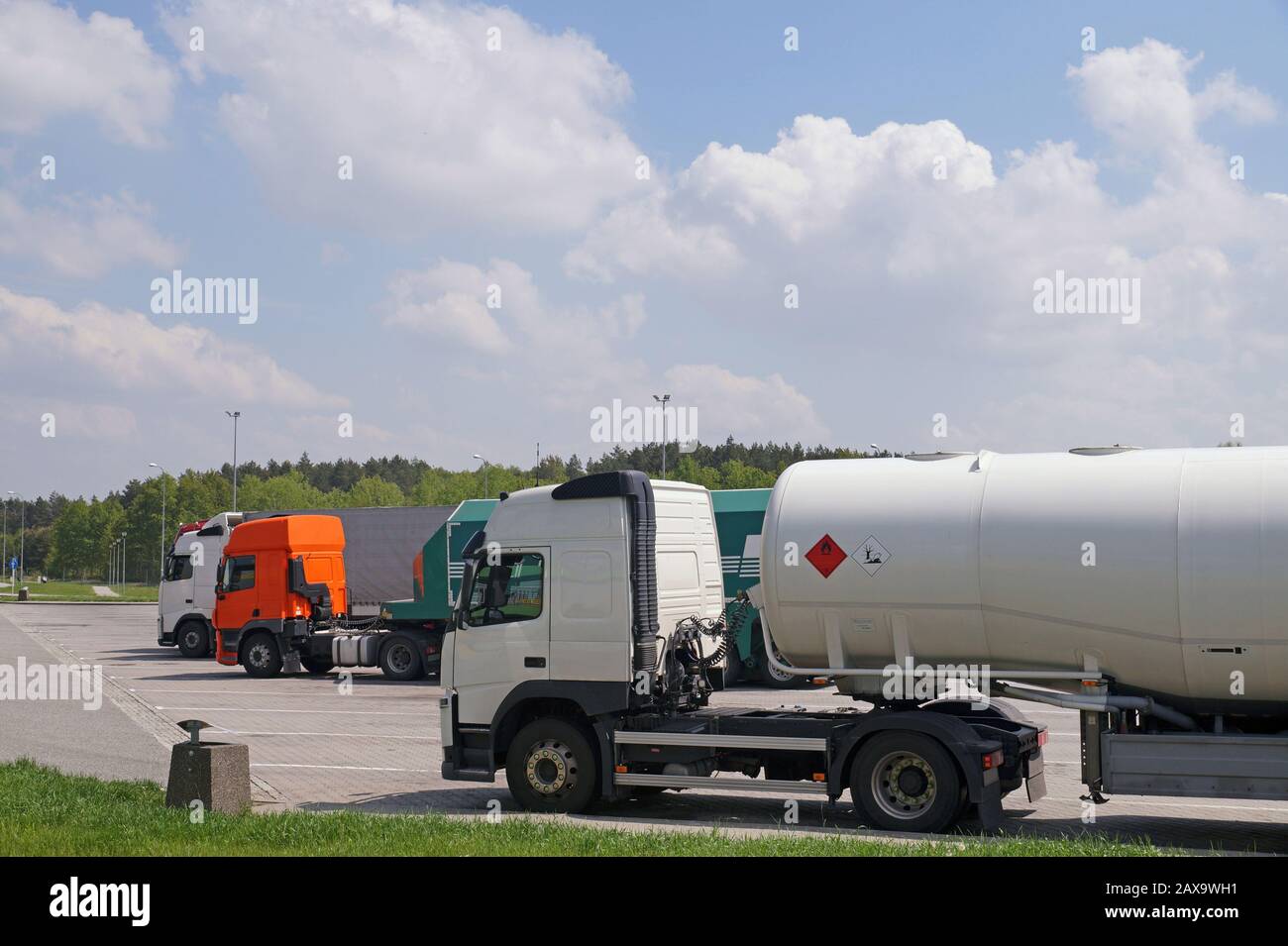 Transportation tanker lorry hazardous hi-res stock photography and ...