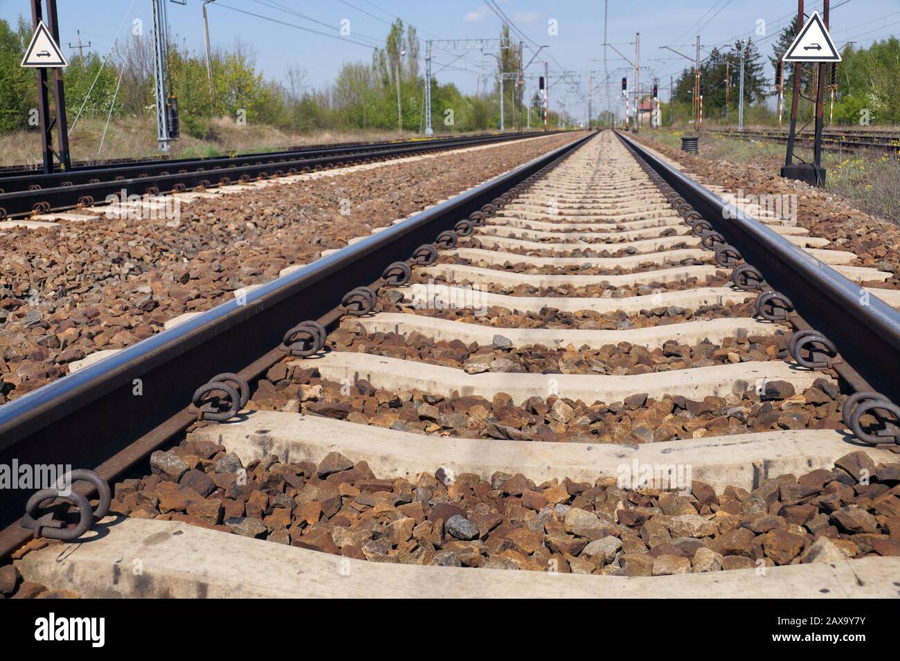 Railroad fasteners, elastic clips that are for fixing rail. Concrete ...