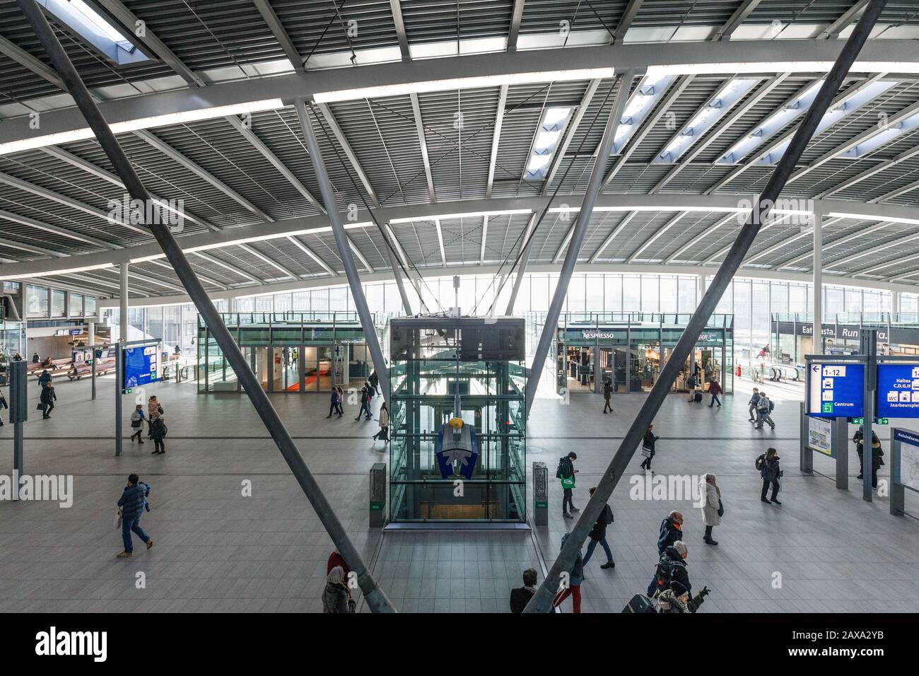 Utrecht central station hi-res stock photography and images - Alamy