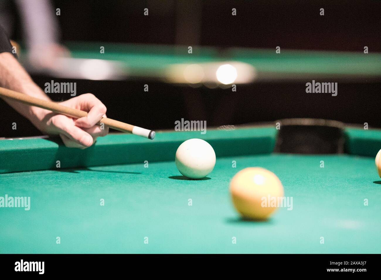 Man playing pool hi-res stock photography and images - Alamy