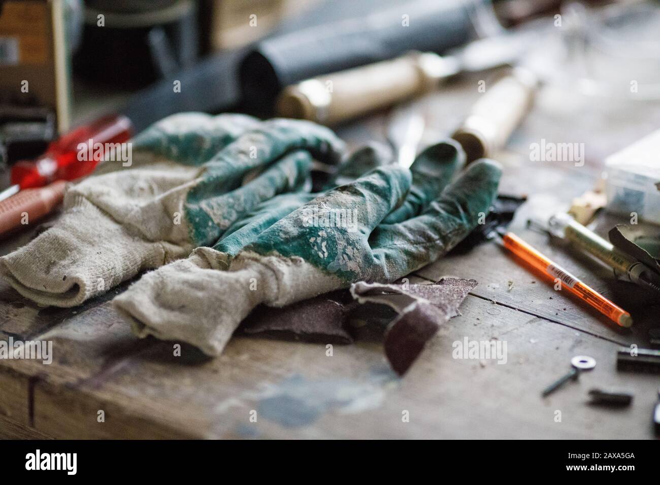 Messy workplace hi-res stock photography and images - Alamy