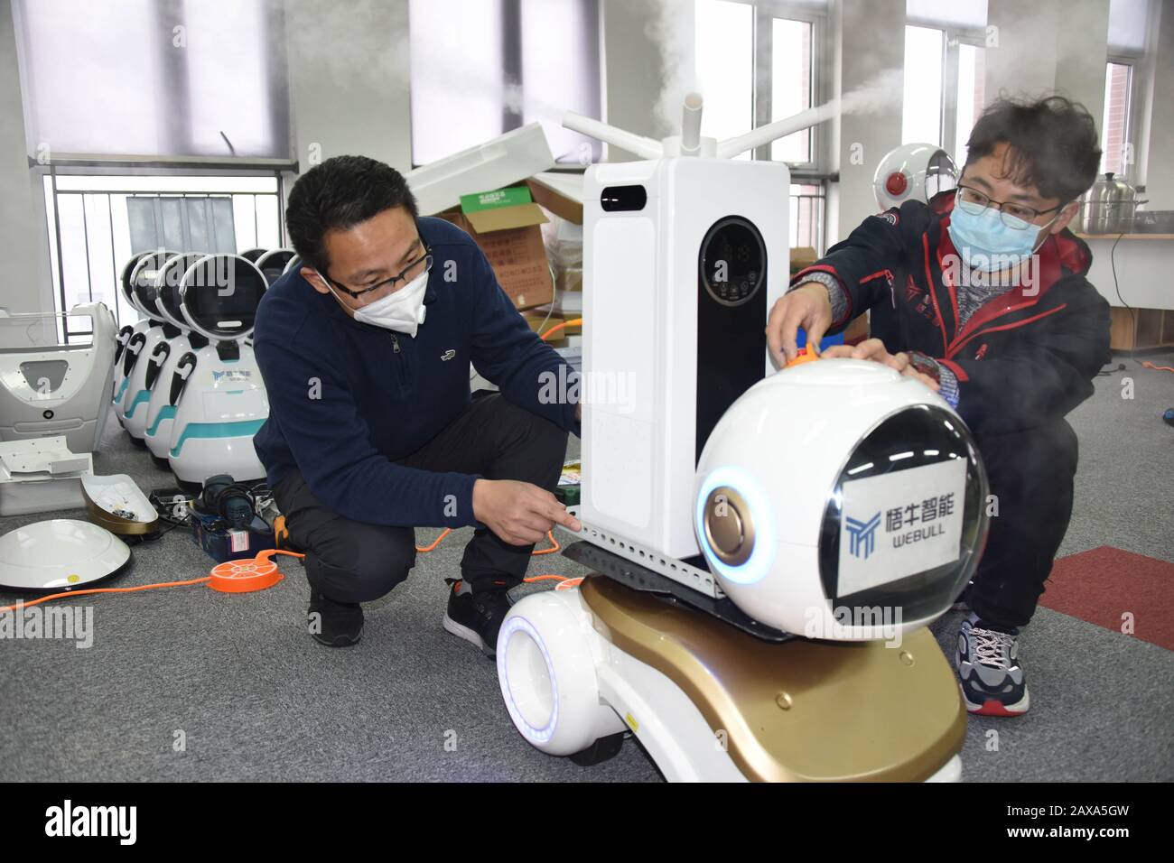 Second generation robots hi-res stock photography and images - Alamy