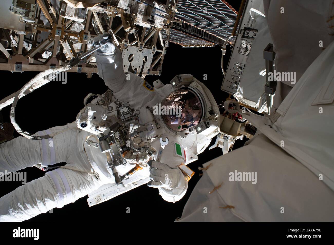 Alpha magnetic spectrometer hi-res stock photography and images - Alamy