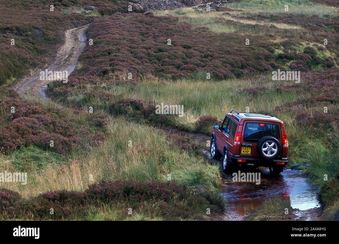 1998 Land Rover Discovery Series 2 in Scotland Stock Photo - Alamy