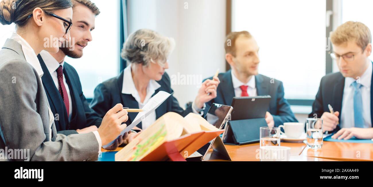 Negotiation teams hi-res stock photography and images - Alamy
