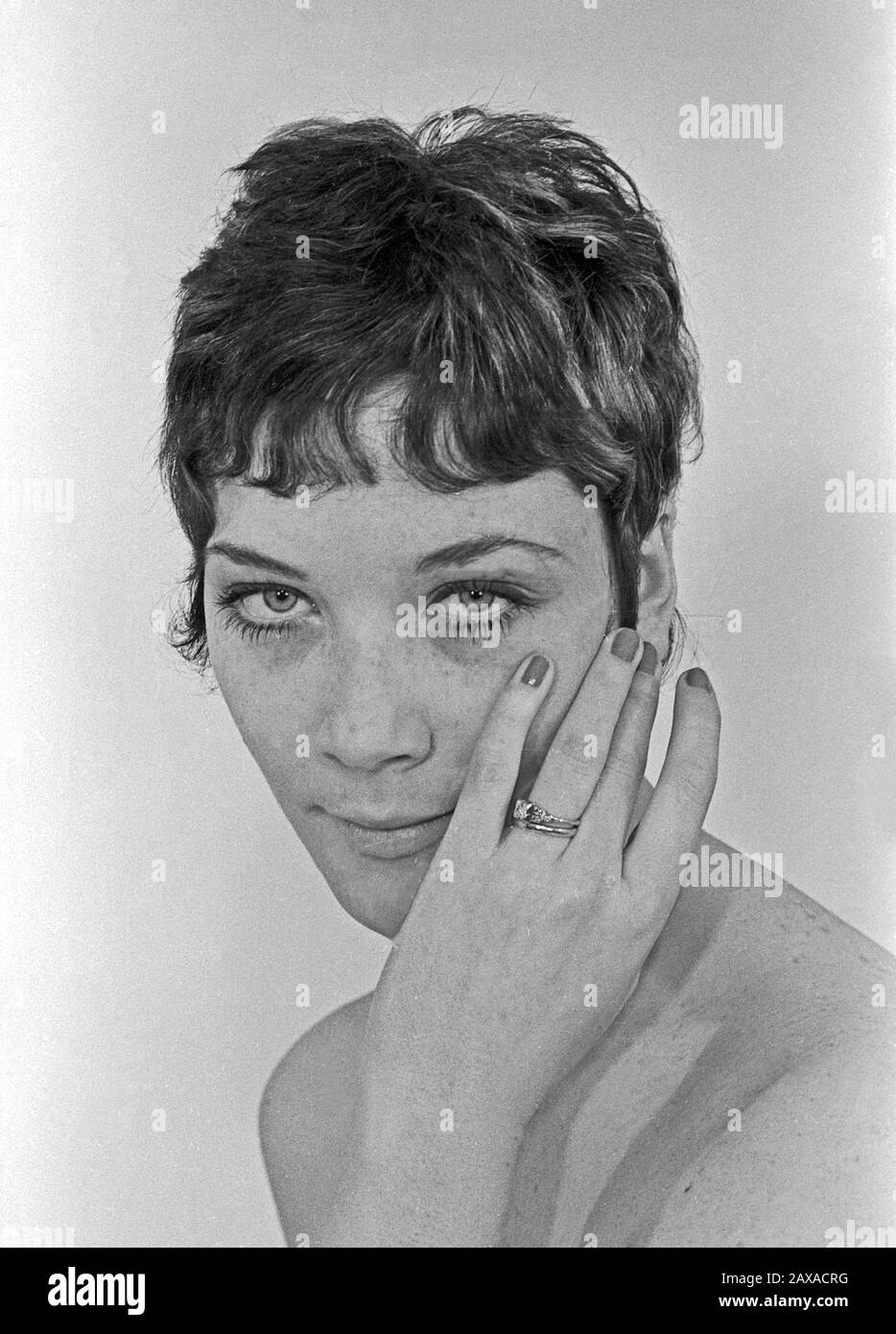 Linda thorson actress hi-res stock photography and images - Alamy