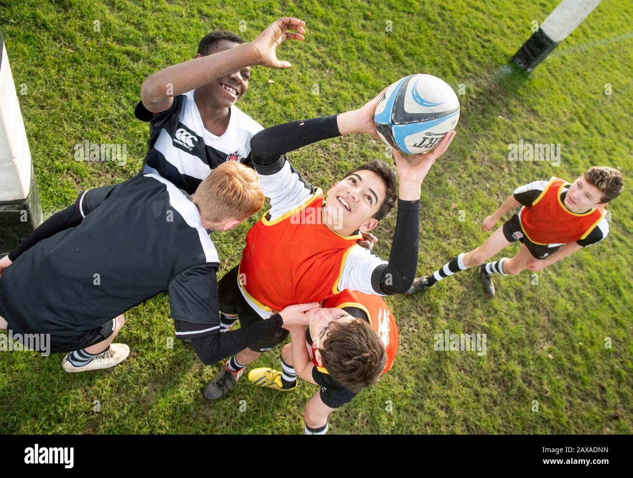 Pe lesson school field hi-res stock photography and images - Alamy