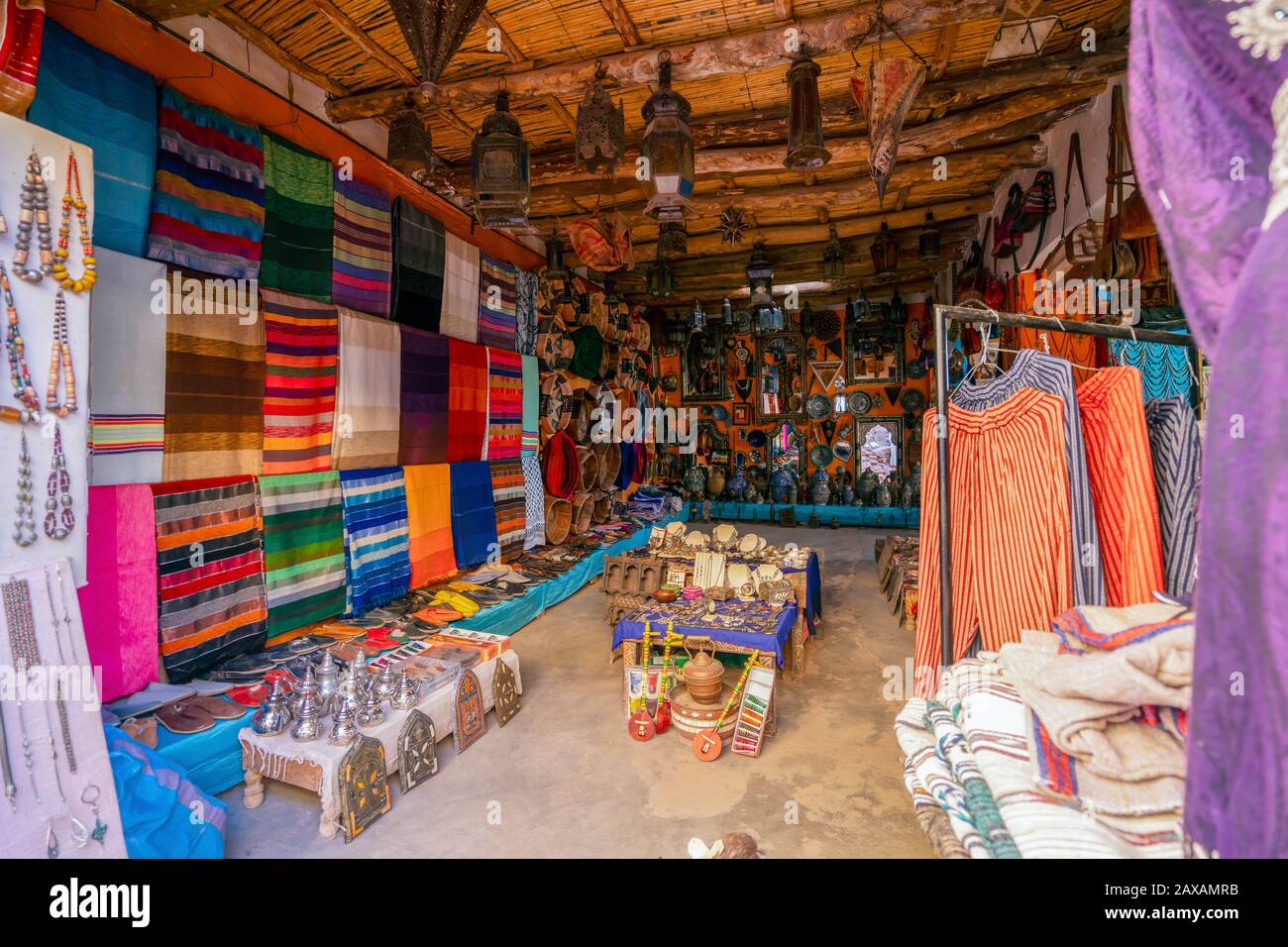 Traditional clothes shop hi-res stock photography and images - Alamy