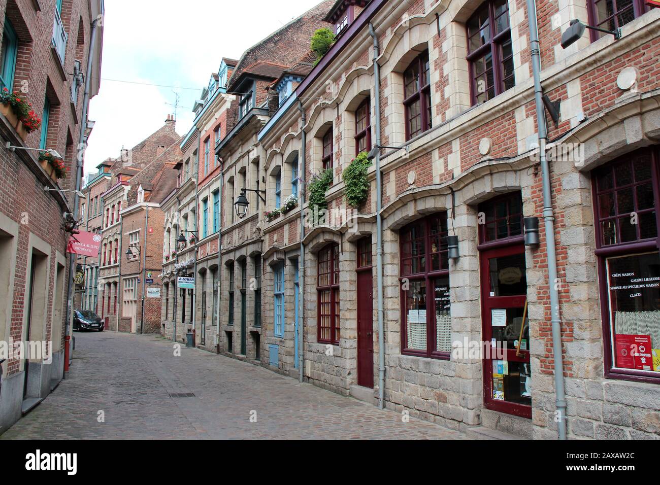 street, houses and flat buildings in lille (france Stock Photo - Alamy