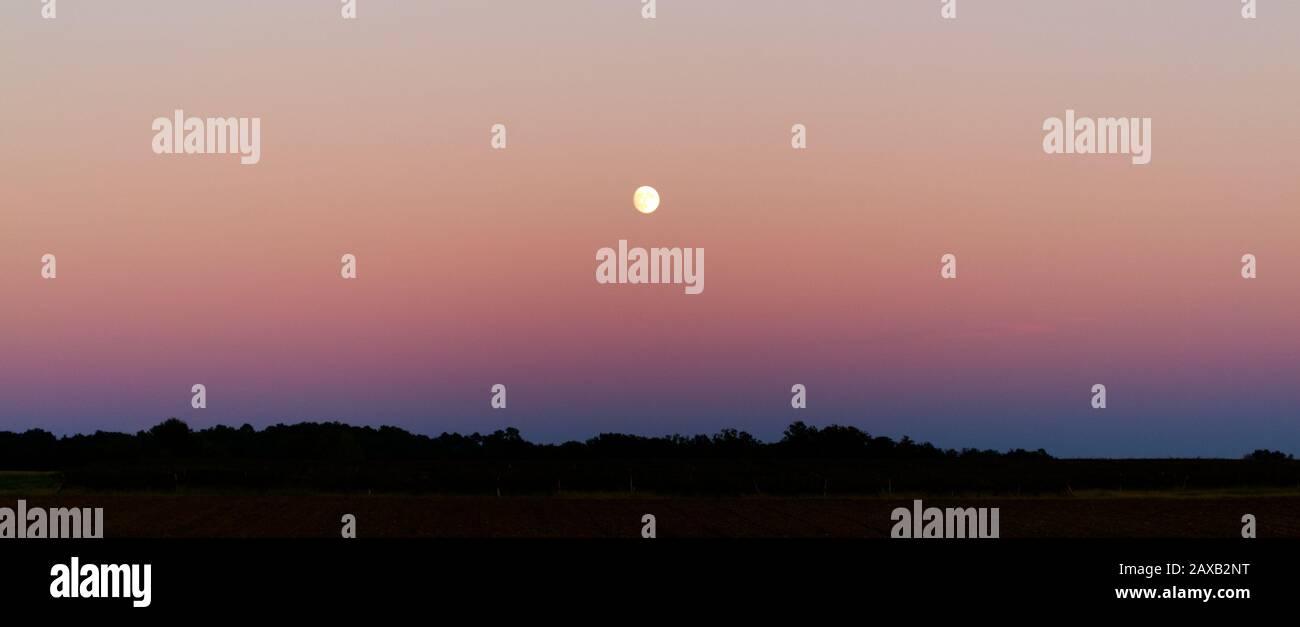 Sun rising and setting hi-res stock photography and images - Alamy