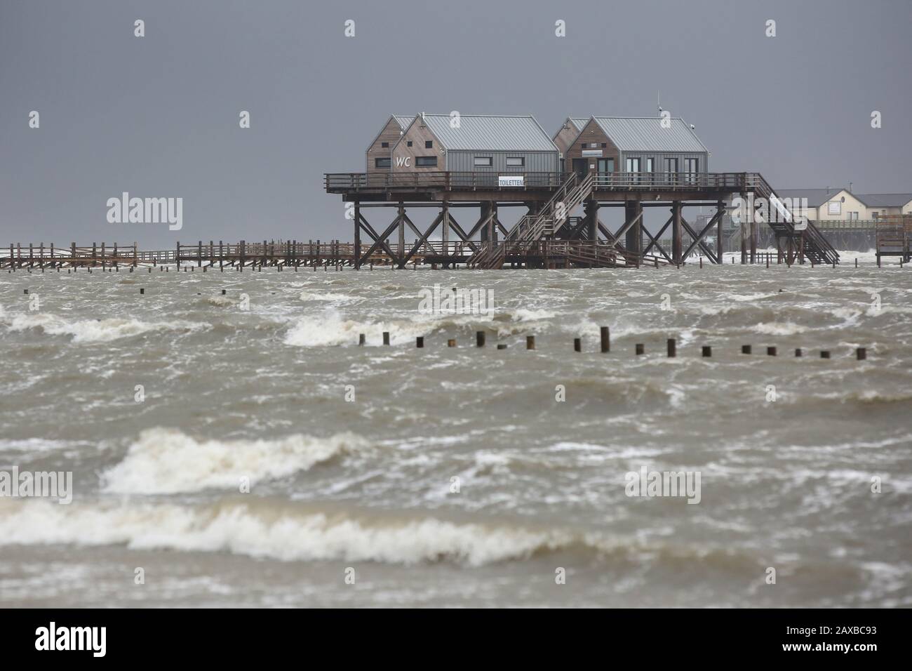 St. Peter Ording, Germany. 11th Feb, 2020. Water floods the beach of St ...