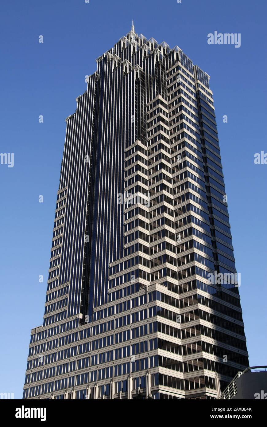 Modern Highrise Office Building in Midtown Atlanta Stock Photo - Alamy