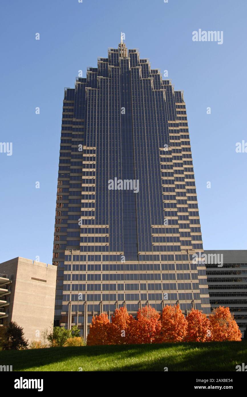 Modern Highrise Office Building in Midtown Atlanta Stock Photo - Alamy