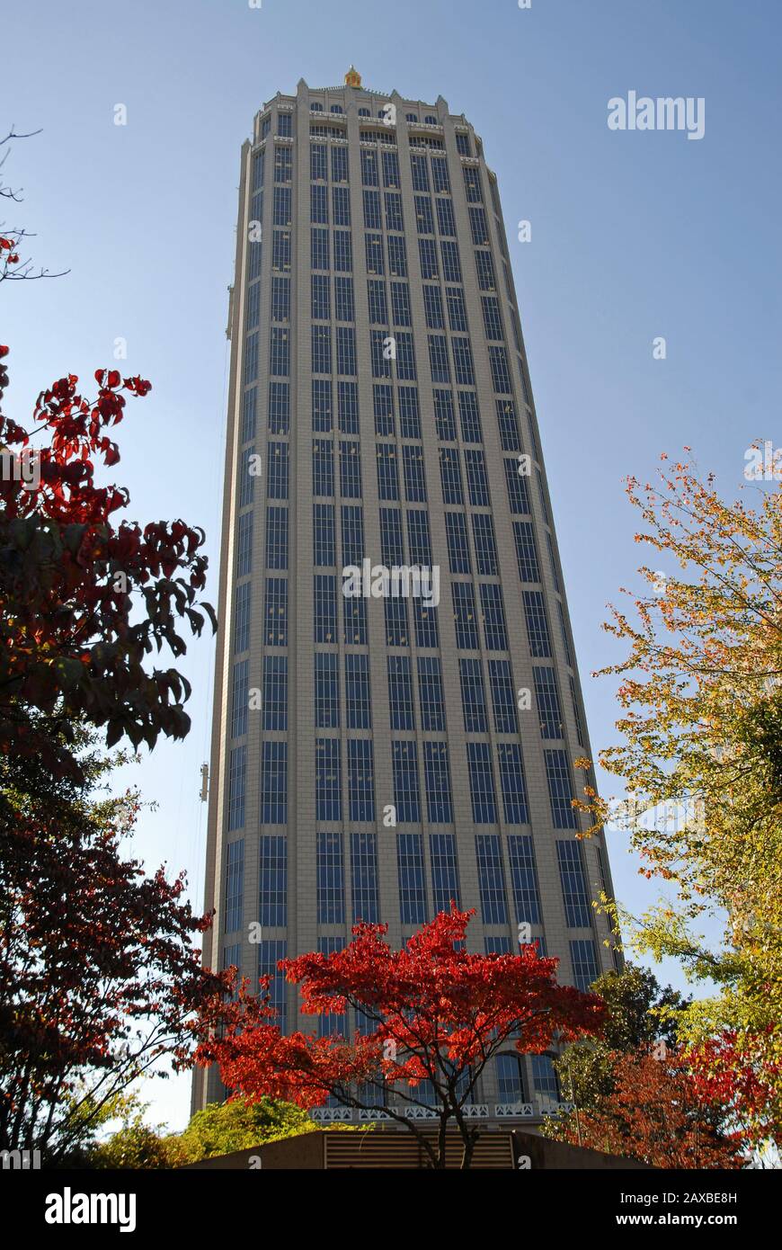 Modern Highrise Office Building in Midtown Atlanta Stock Photo - Alamy