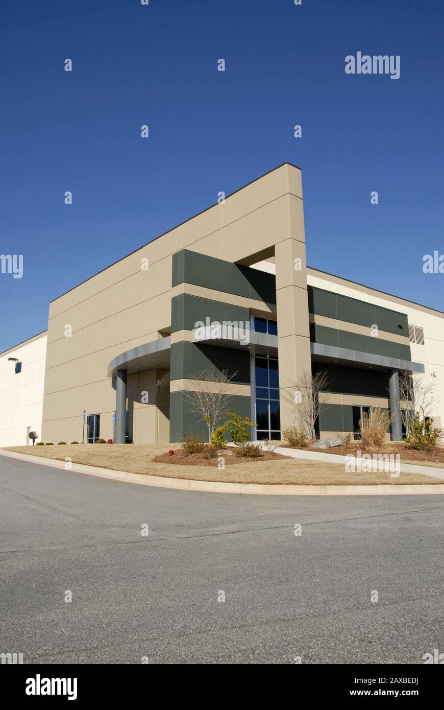 Modern New Commercial Distribution Center Stock Photo - Alamy
