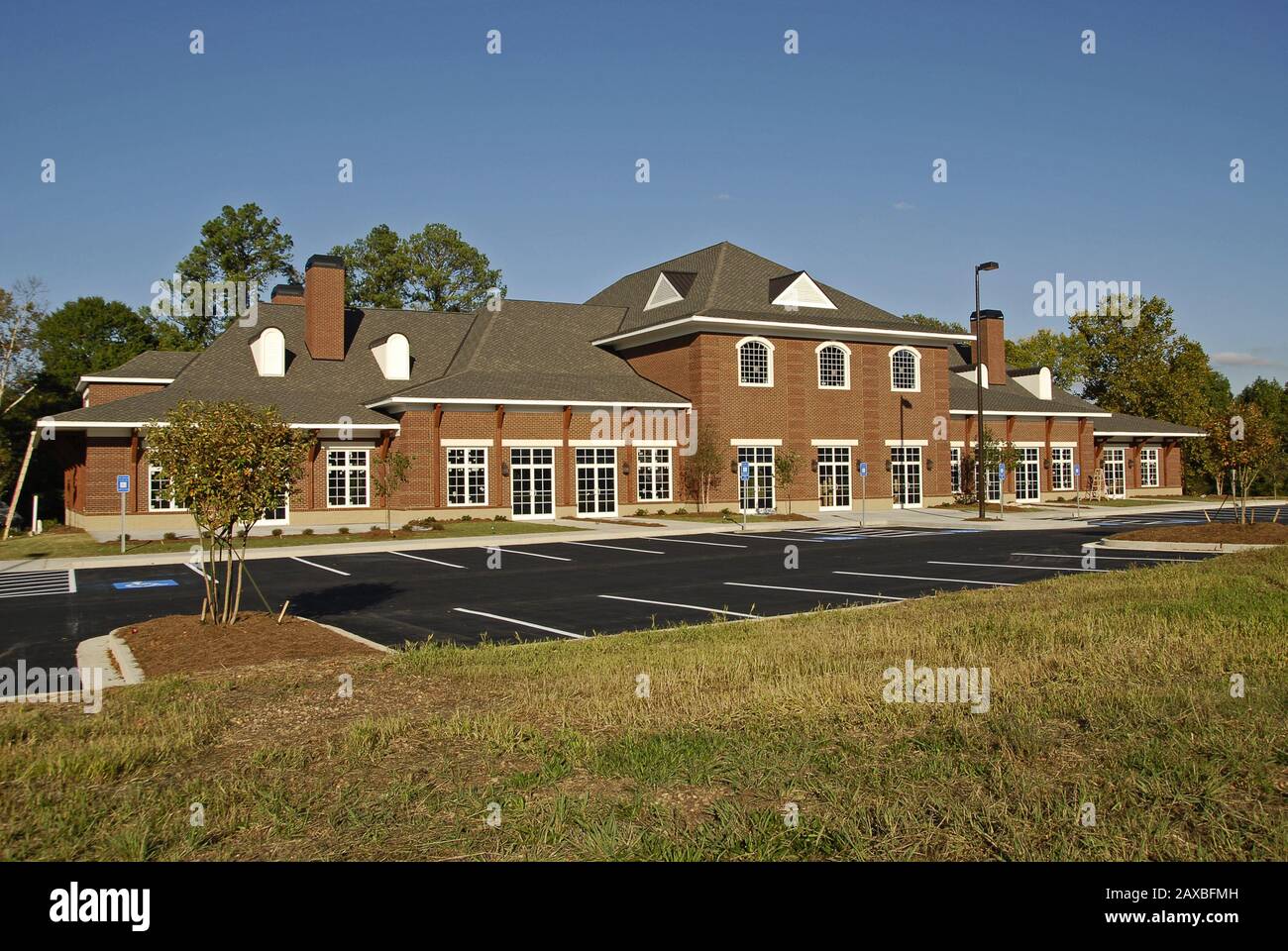 Empty retail storefronts hi-res stock photography and images - Alamy