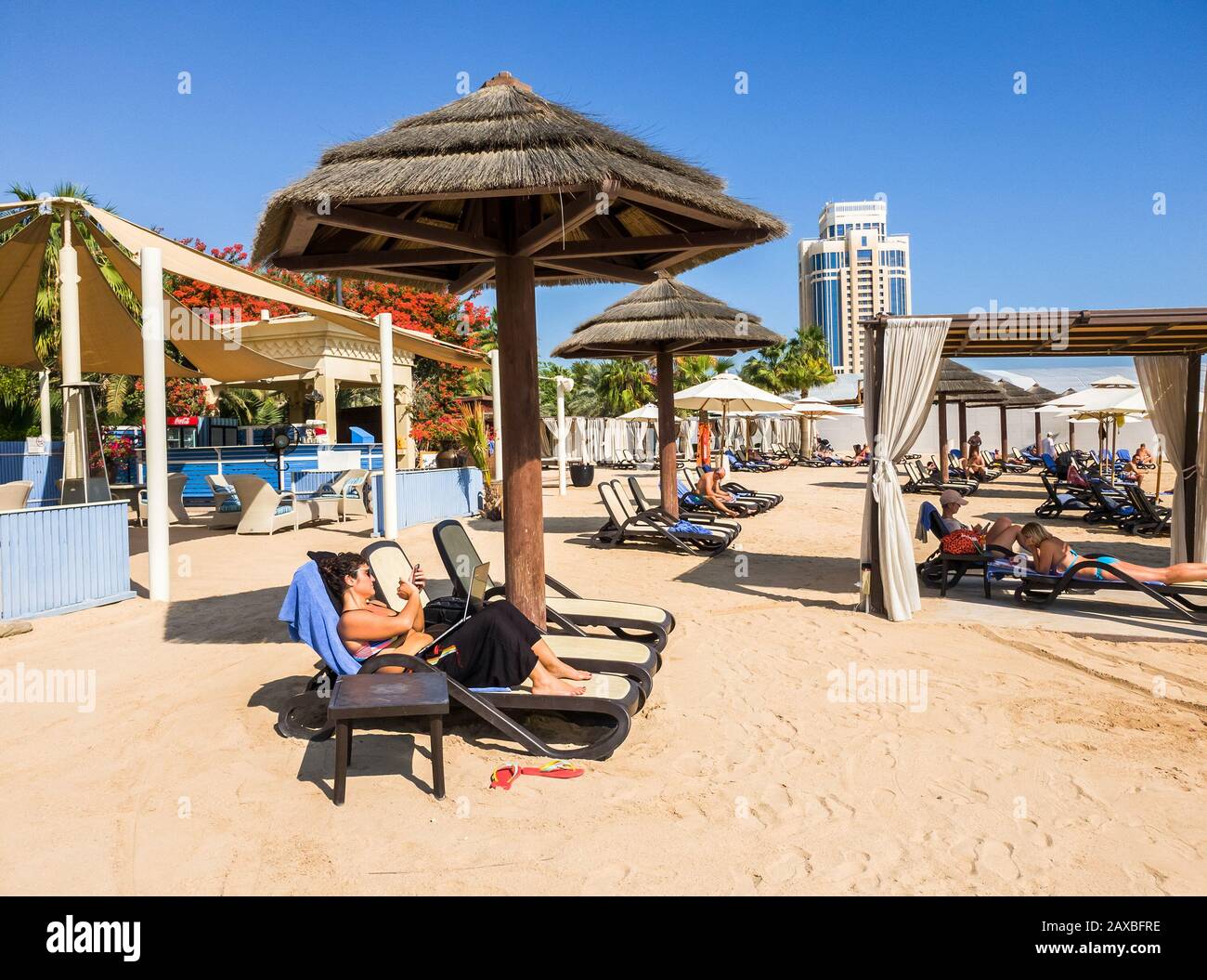Doha qatar beach hi-res stock photography and images - Alamy
