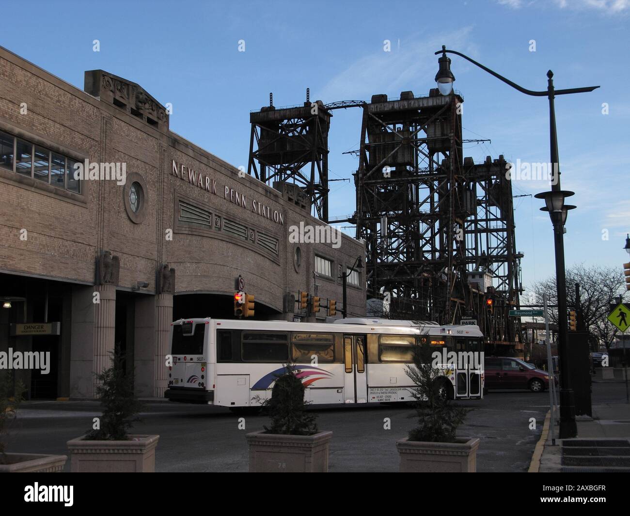 Newark bus station hi-res stock photography and images - Alamy