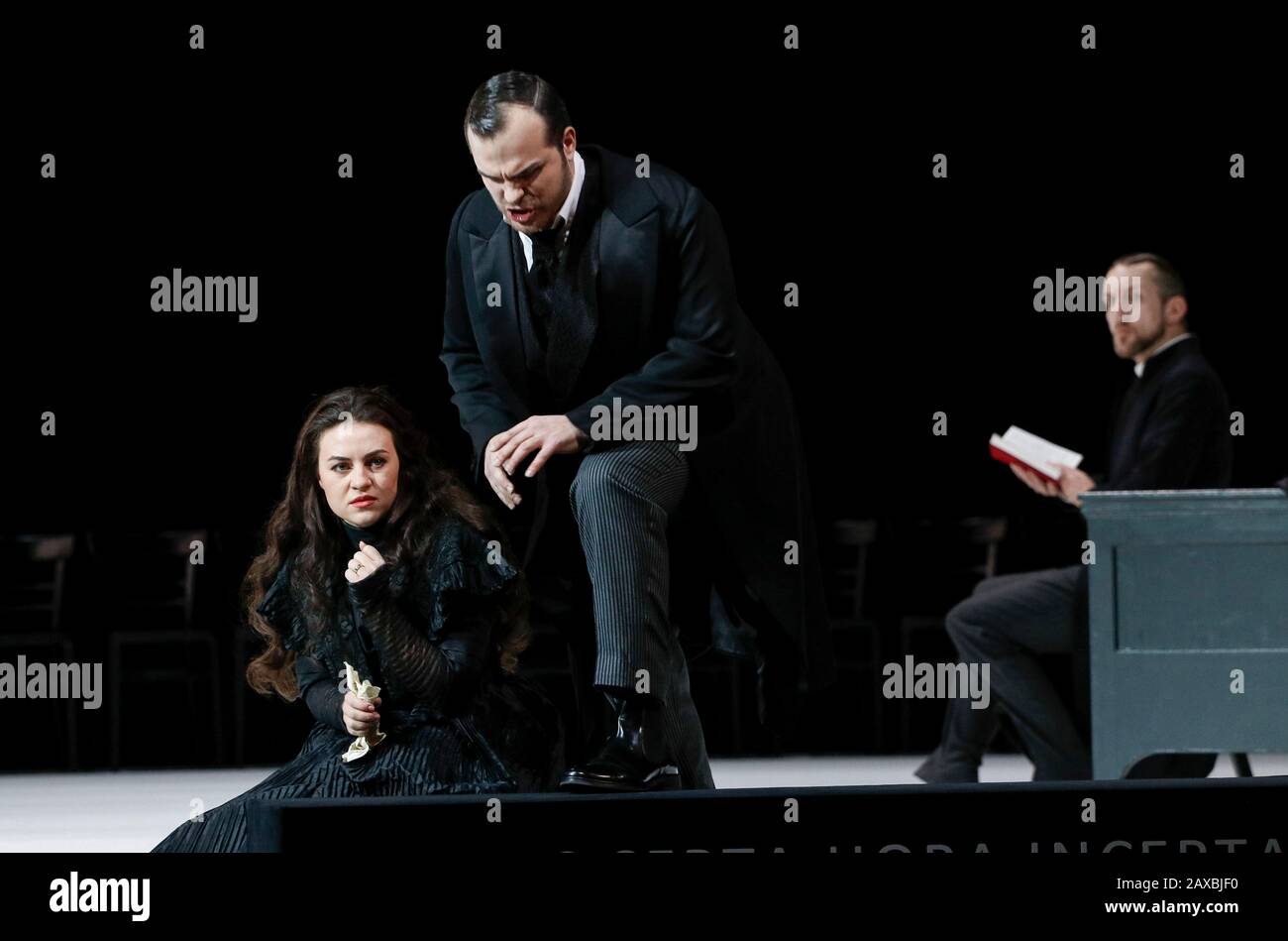 Venera Gimadieva, Aleksey Isaev und Georg Zeppenfeld als Lucia, Enrico ...