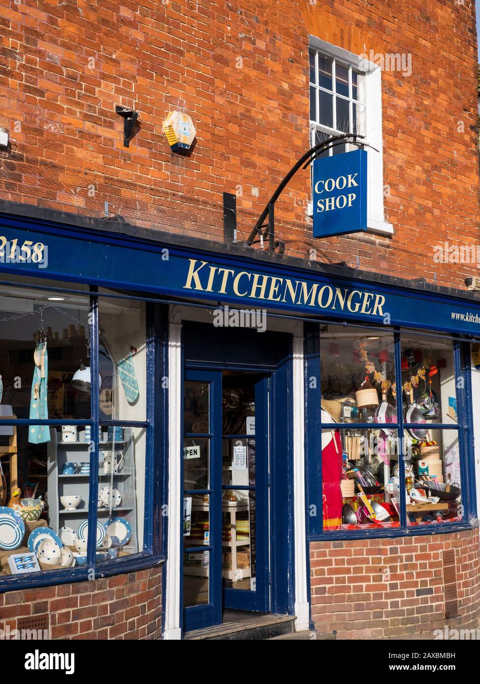 Uk shop kitchen hi-res stock photography and images - Alamy