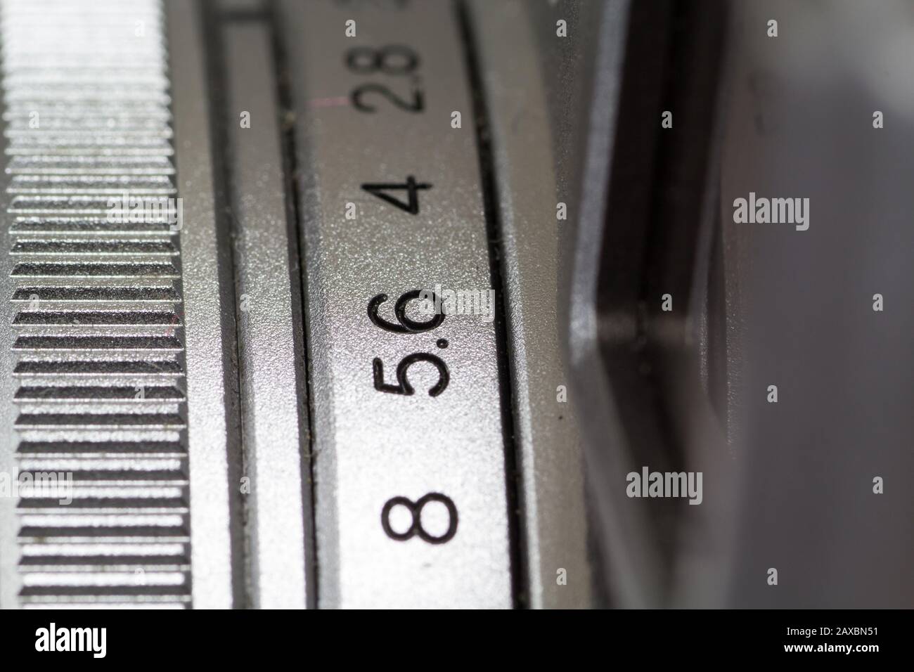 Aperture scale hi-res stock photography and images - Alamy