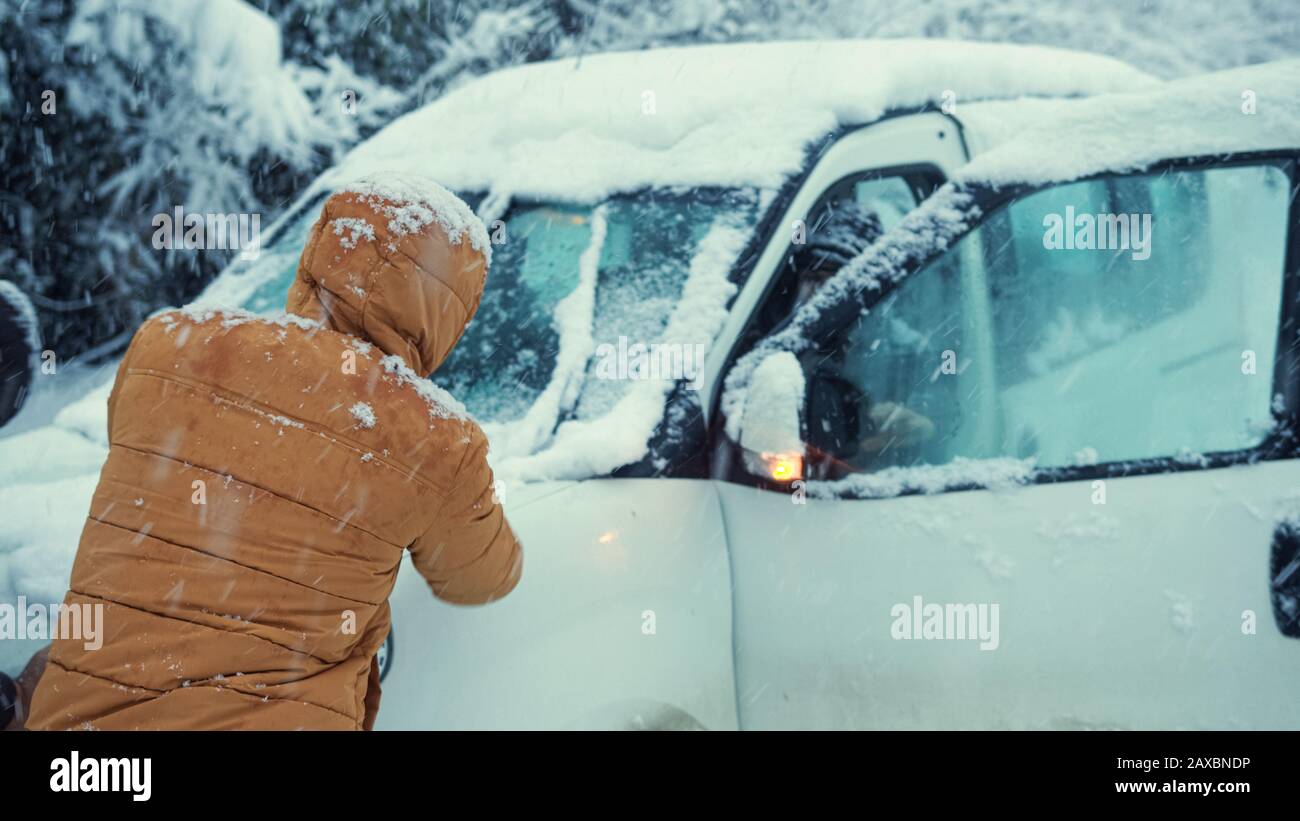 Car stuck hi-res stock photography and images - Alamy