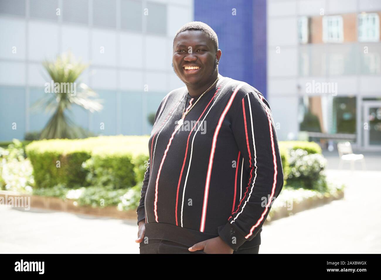 Sunny building hi-res stock photography and images - Alamy