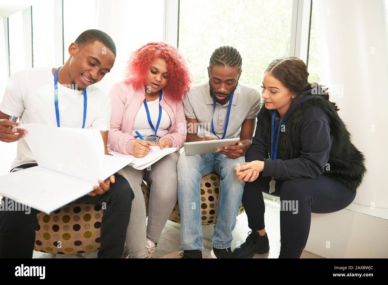 College students studying tablet hi-res stock photography and images ...