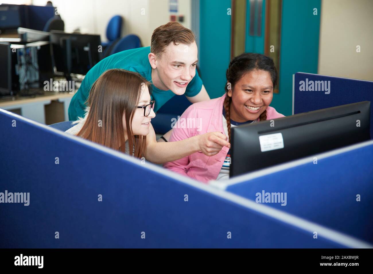 Happy classroom ethnic hi-res stock photography and images - Alamy