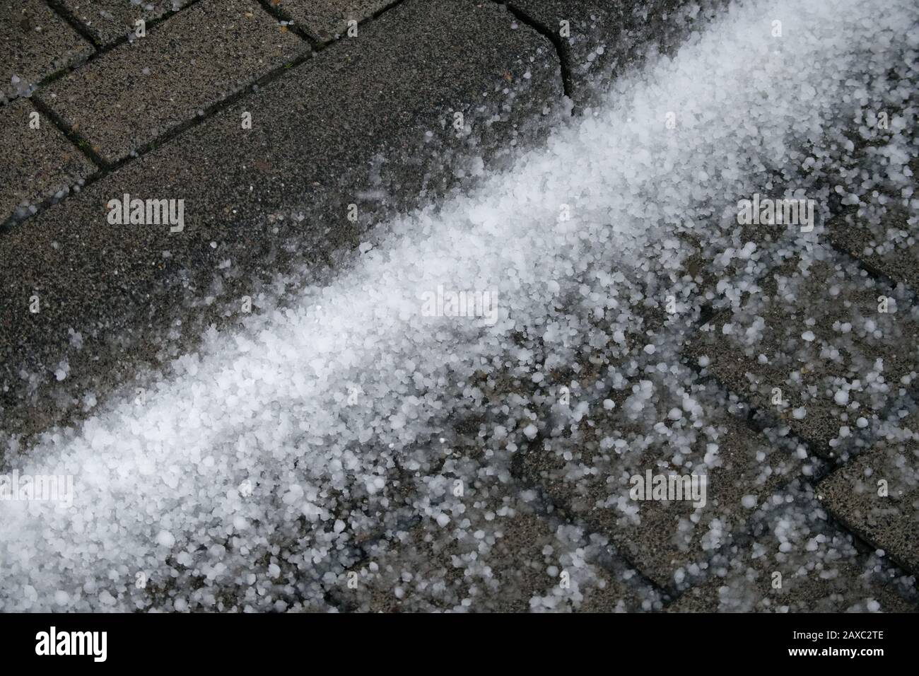 Graupel grains hi-res stock photography and images - Alamy