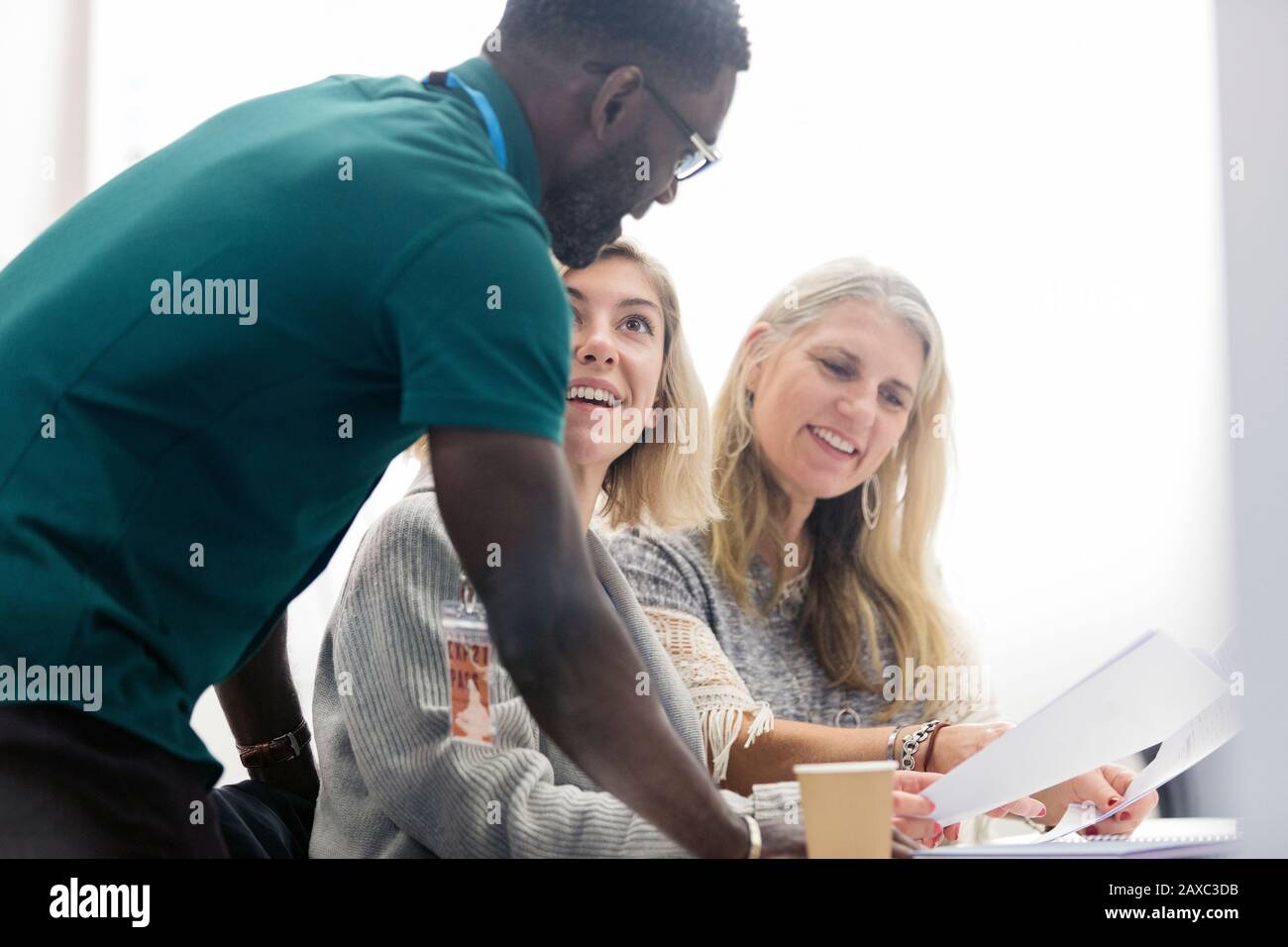 Education candid classroom college hi-res stock photography and images ...
