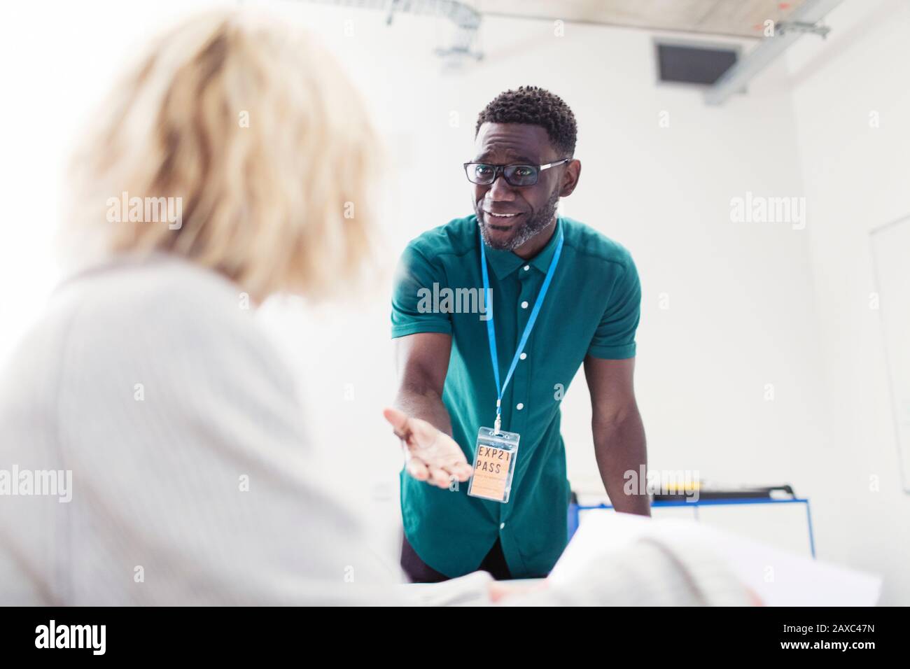 Talk classroom hi-res stock photography and images - Alamy