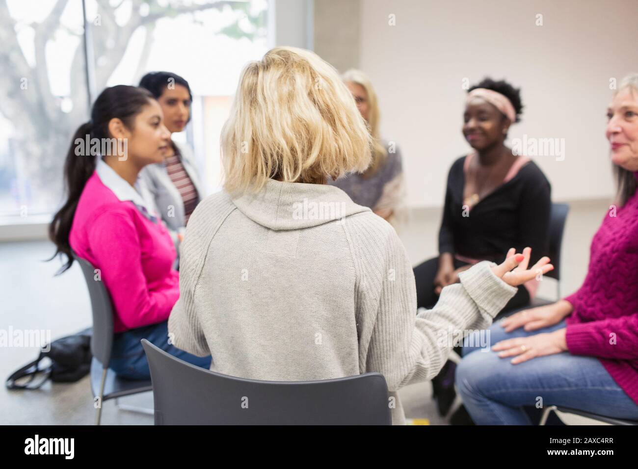 Talking circle hi-res stock photography and images - Alamy
