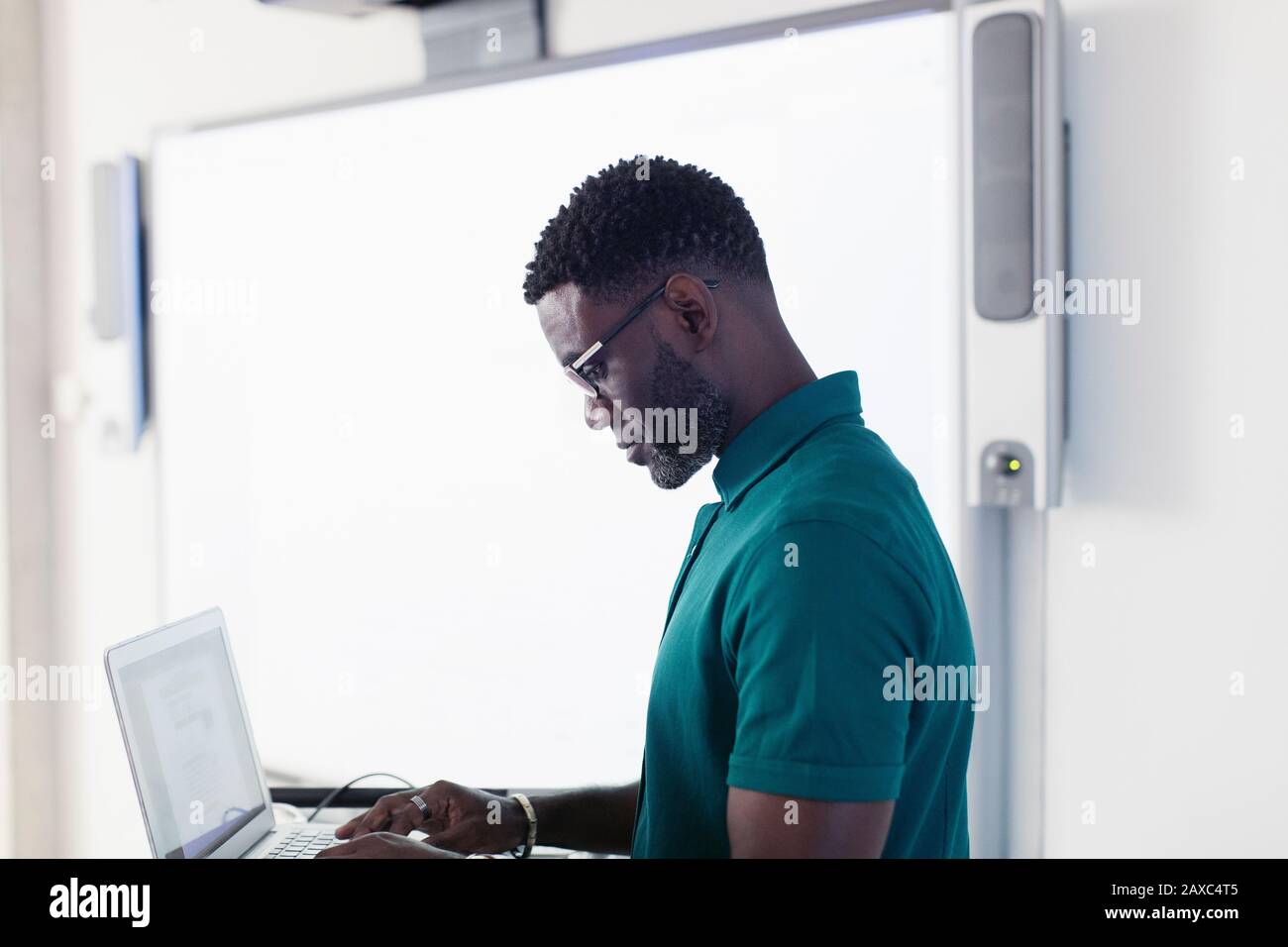 College professor in classroom hi-res stock photography and images - Alamy