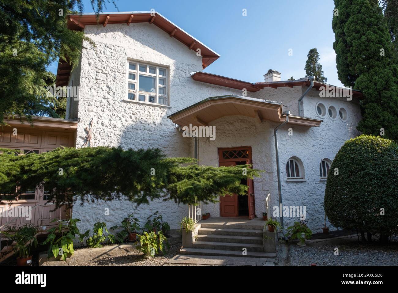 Anton chekhov house hi-res stock photography and images - Alamy