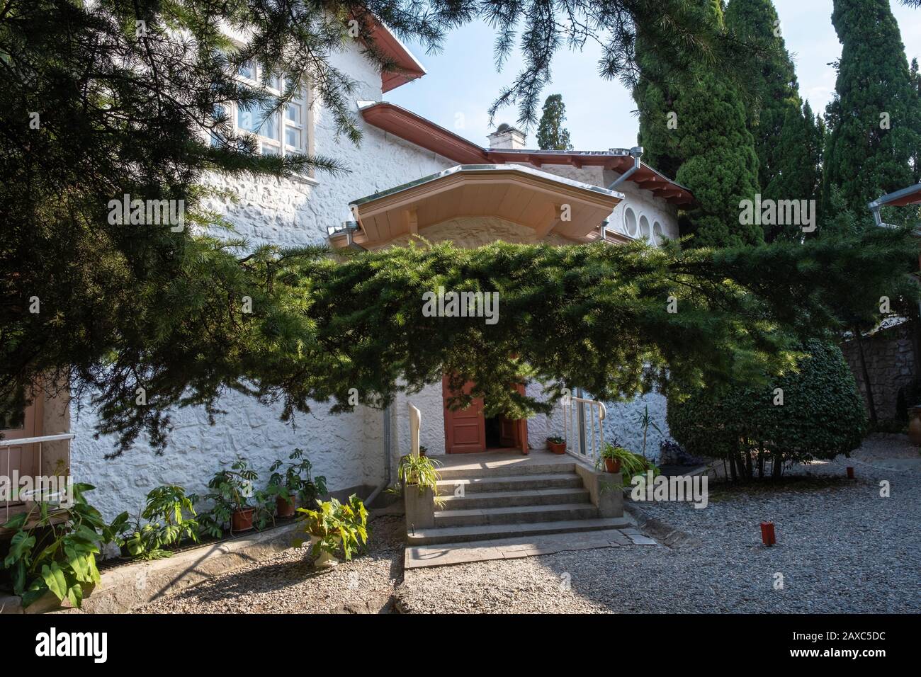 Anton chekhov house hi-res stock photography and images - Alamy