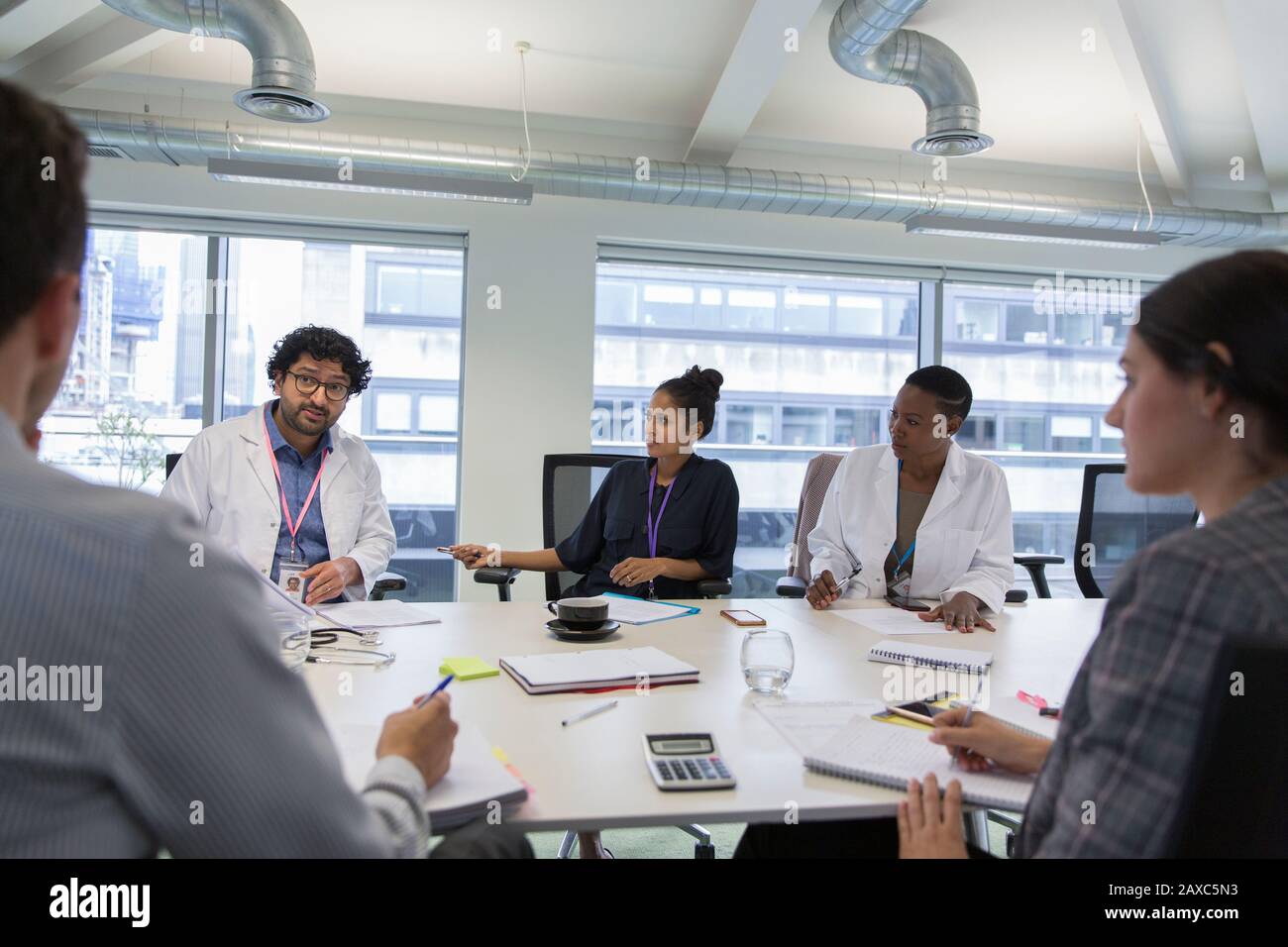 Doctor conference room hi-res stock photography and images - Alamy