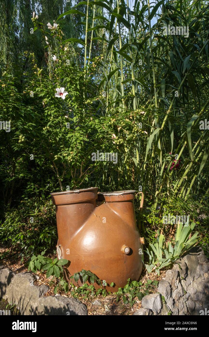 Collecting vessel hi-res stock photography and images - Alamy