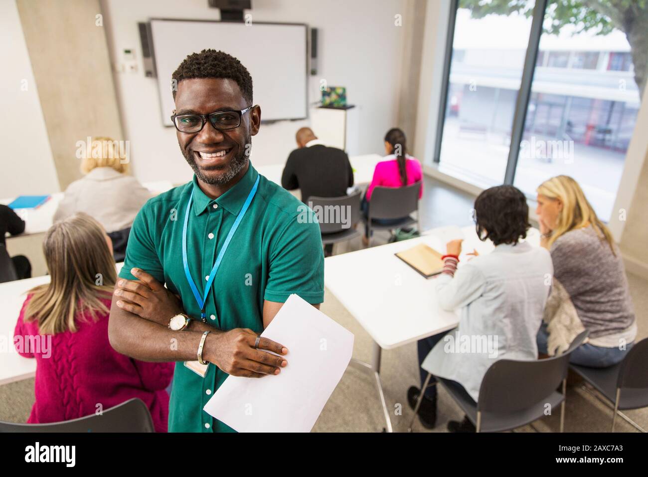 Instructor classroom hi-res stock photography and images - Alamy