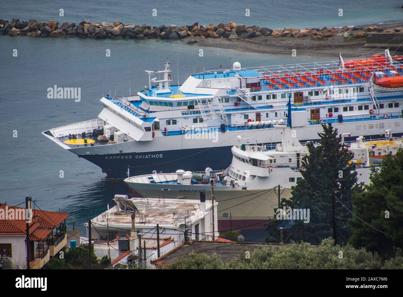 Express Skiathos Ferry boat from Hellenic Seaways company leaving the ...