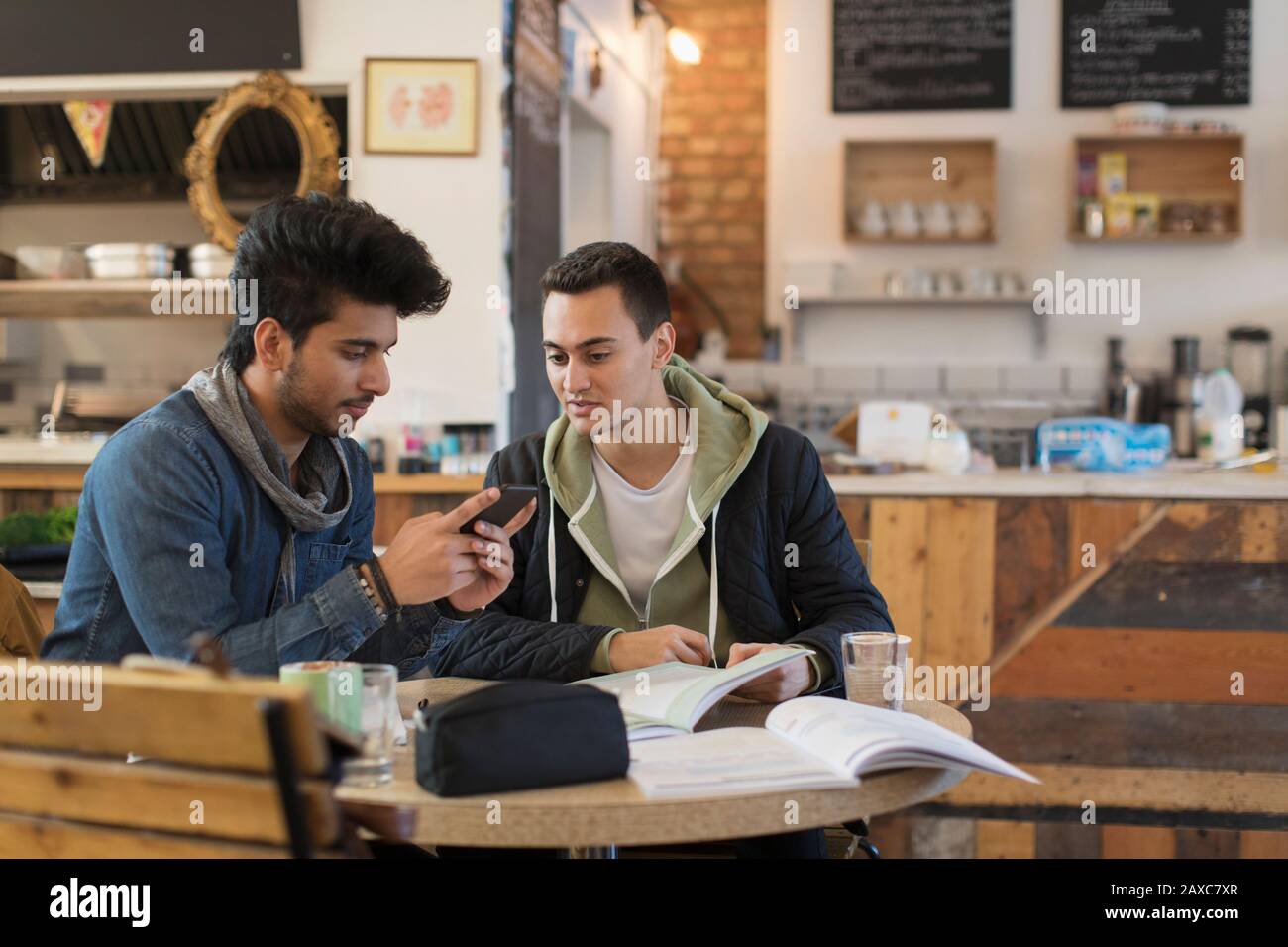 Indian college students studying hi-res stock photography and images ...