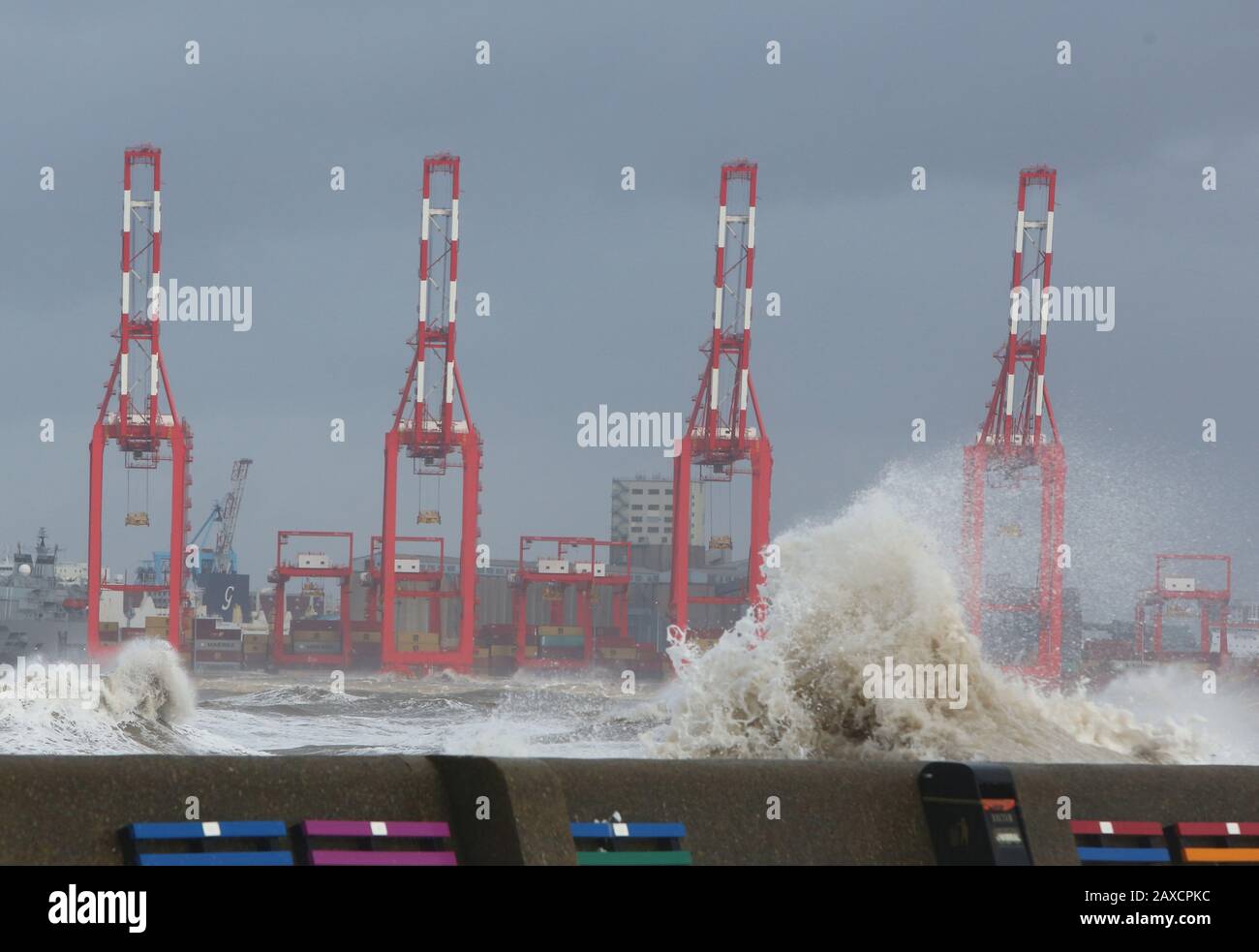 Liverpool,Uk stormy day on the river mersey as storm dennis is named ...