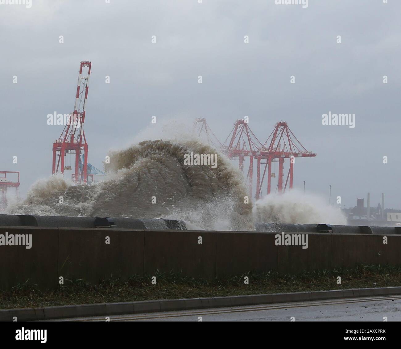 Liverpool,Uk stormy day on the river mersey as storm dennis is named ...
