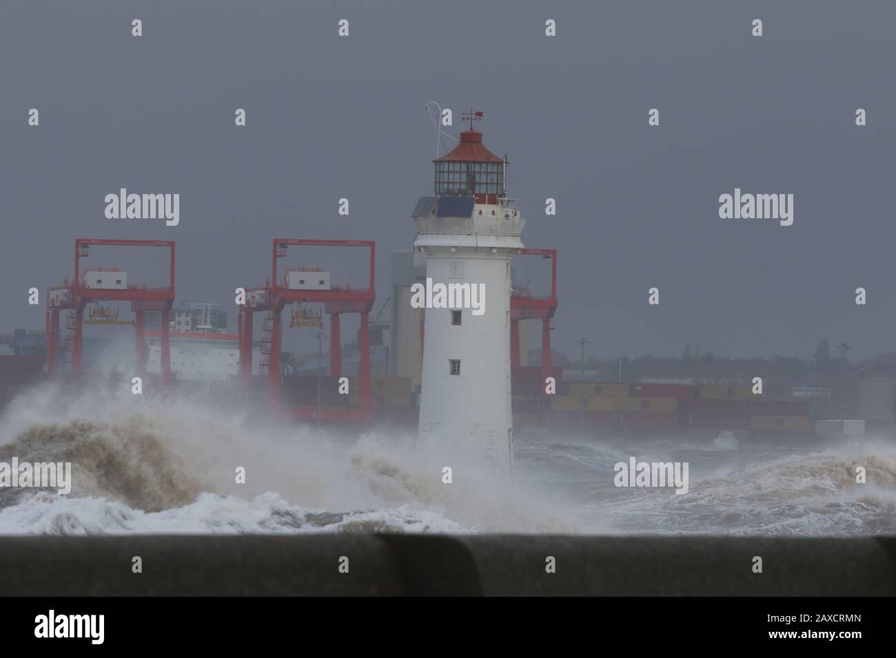 Liverpool,Uk stormy day on the river mersey as storm dennis is named ...