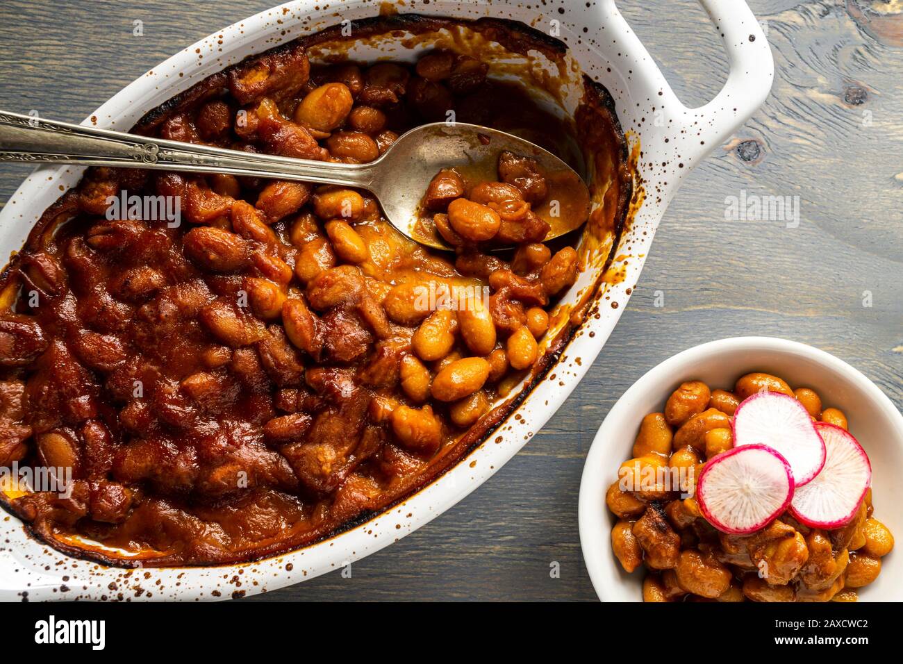 Southern baked barbecue beans Stock Photo - Alamy