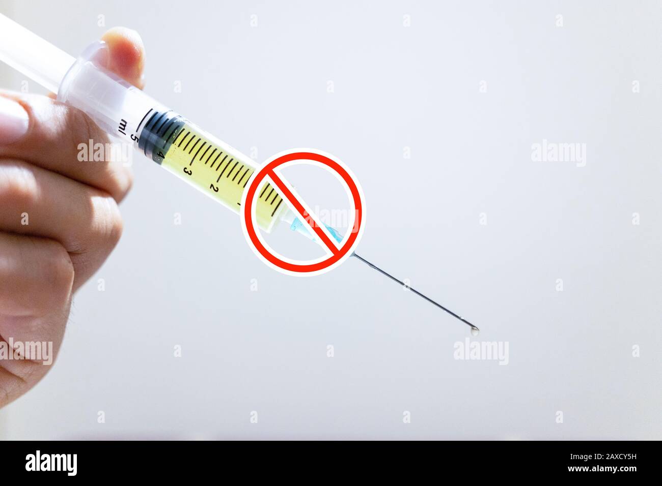 Medical syringe vaccine contains hi-res stock photography and images ...