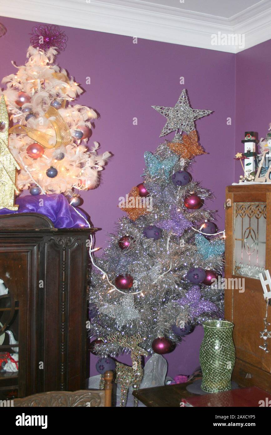 Overdone christmas decorations hi-res stock photography and images - Alamy